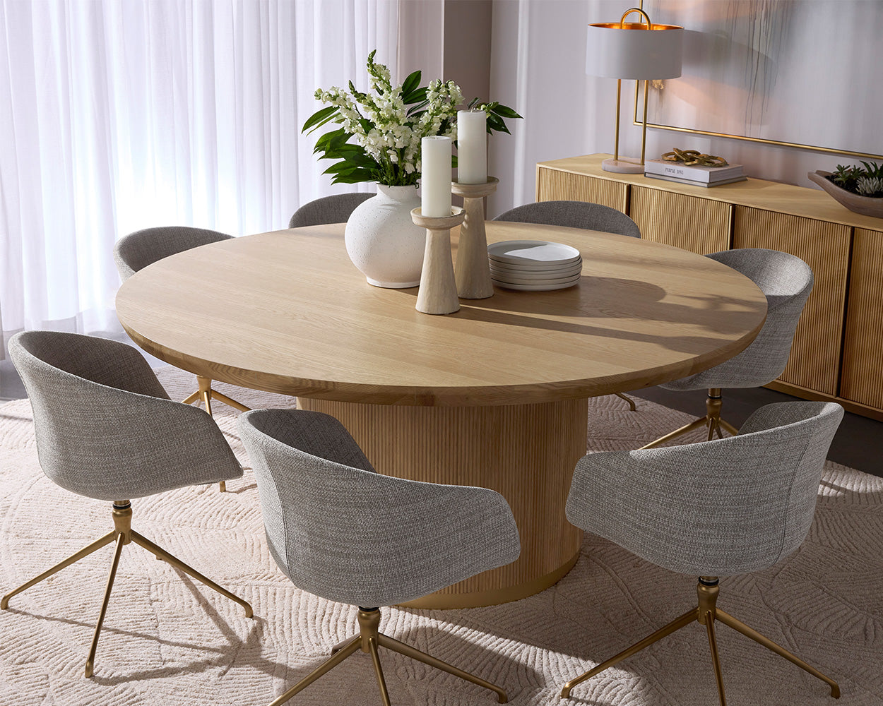 Natural oak round dining table store